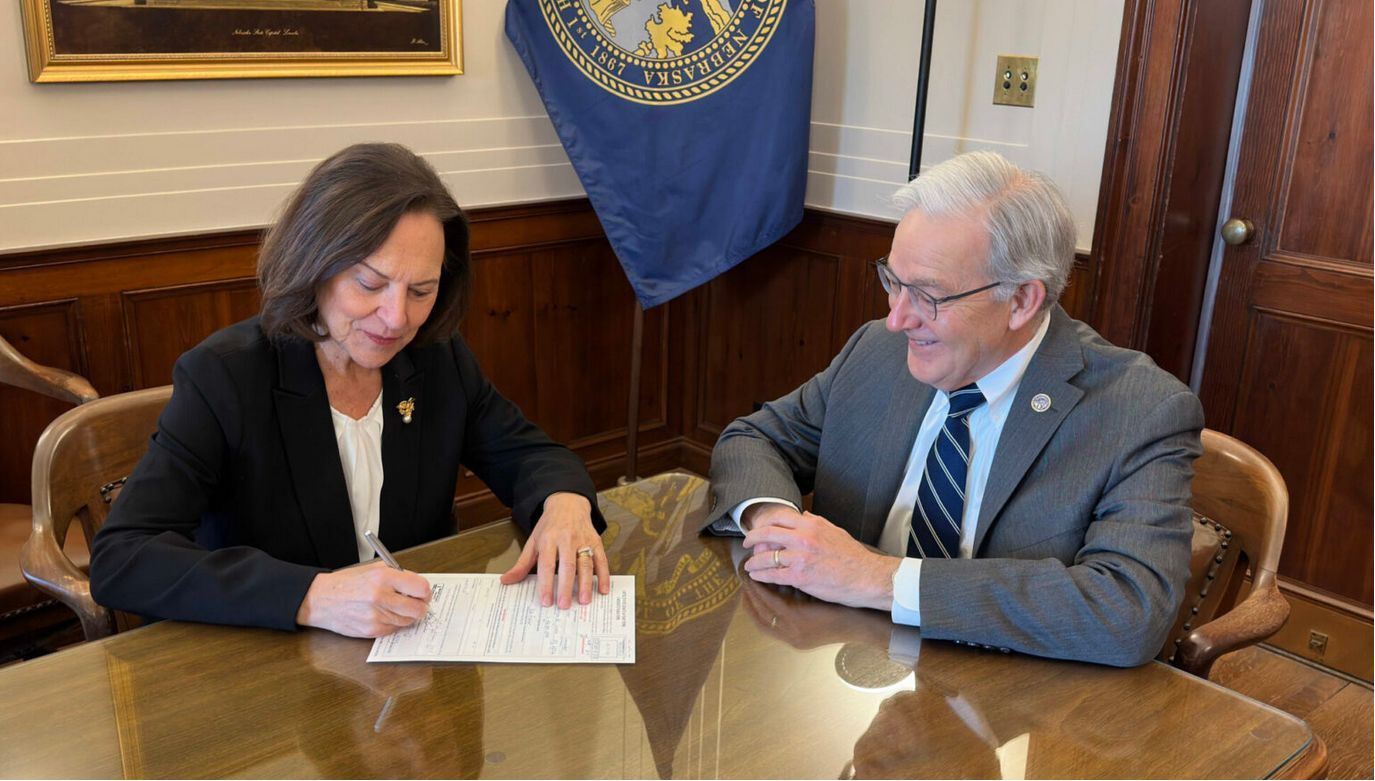 U.S. Sen. Deb Fischer files to run for re-election in Nebraska ...